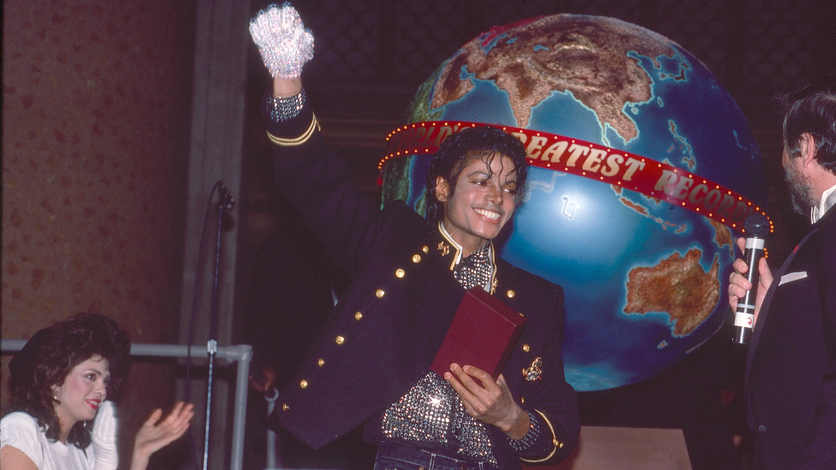 Michael Jackson’s “Billie Jean” Hits No. 1 on the Billboard Global 200 ...